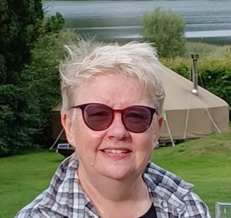 An Amble around Abbey Village 4.5 miles almost flat. – Wellness Walks