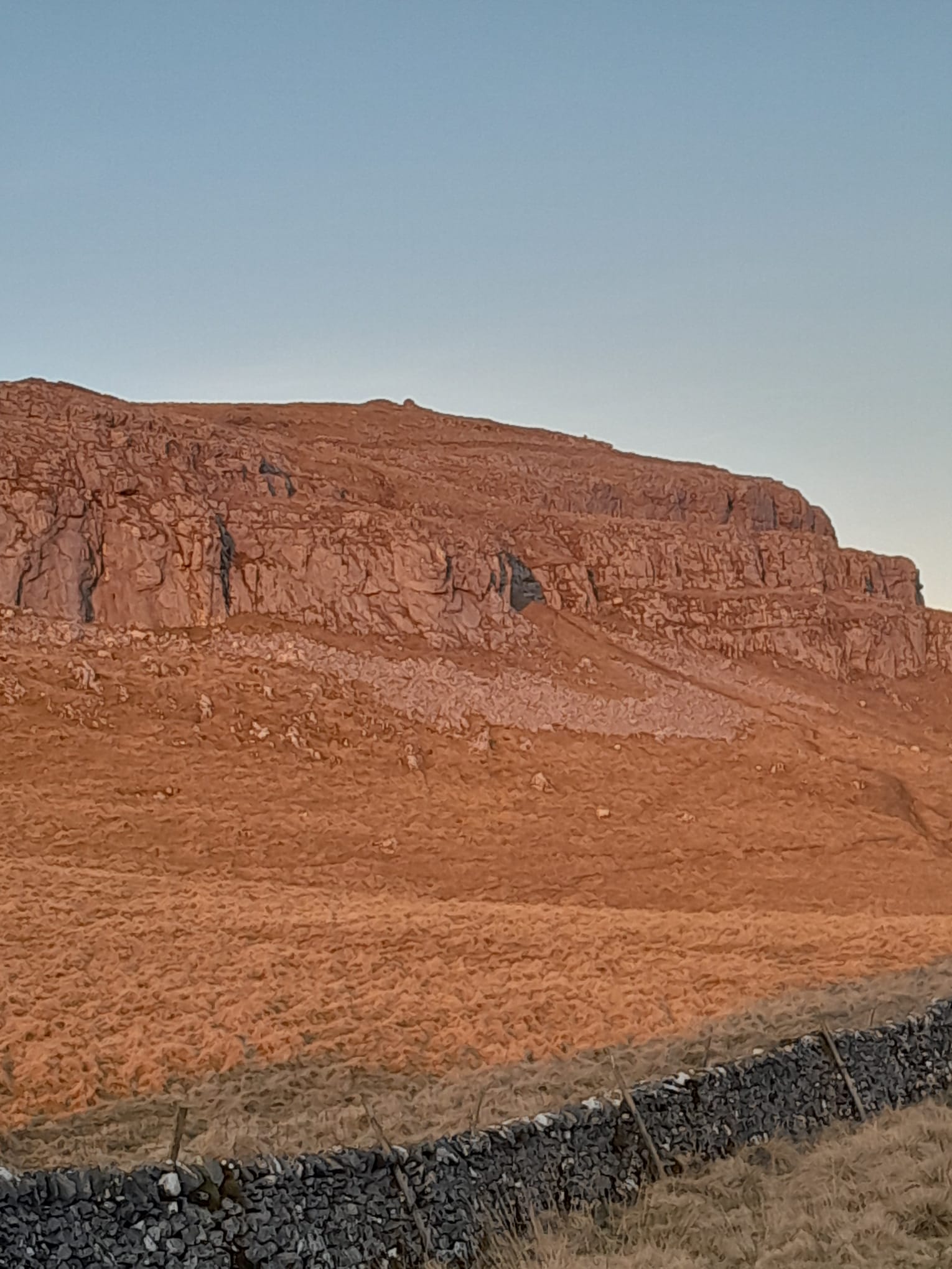 Settle to Victoria Cave loop. – Wellness Walks