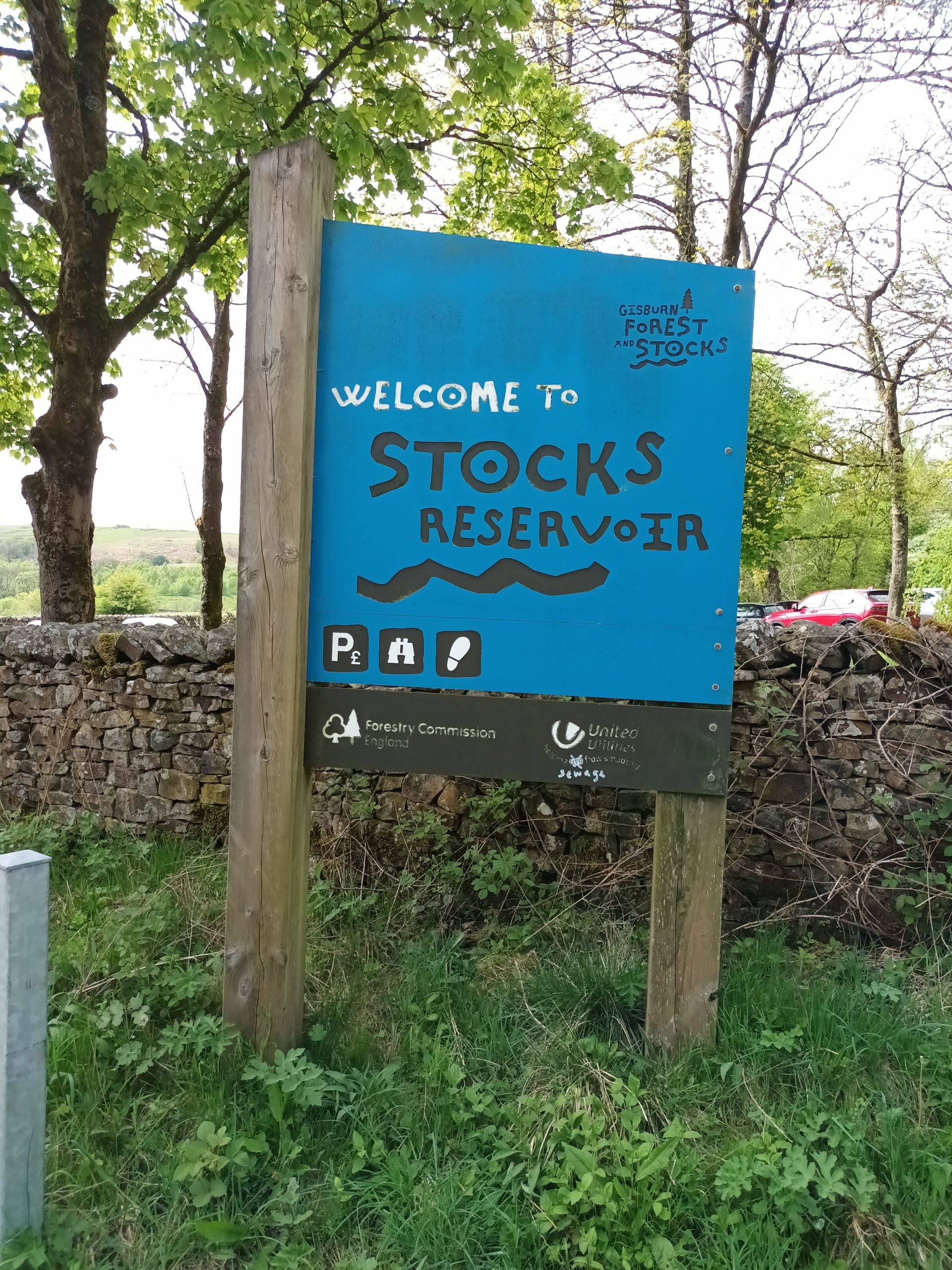 A walk around Stocks Reservoir – Wellness Walks